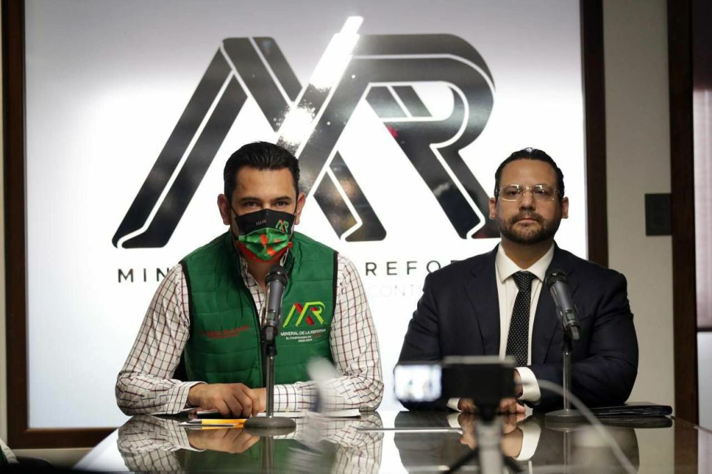 Israel Felix firma convenio con SENER para iluminar a Mineral de la ...